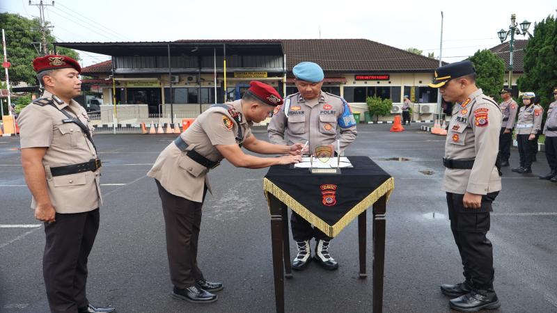 Tribrata News | Portal Berita Polres Sleman | Upacara Serah Terima ...